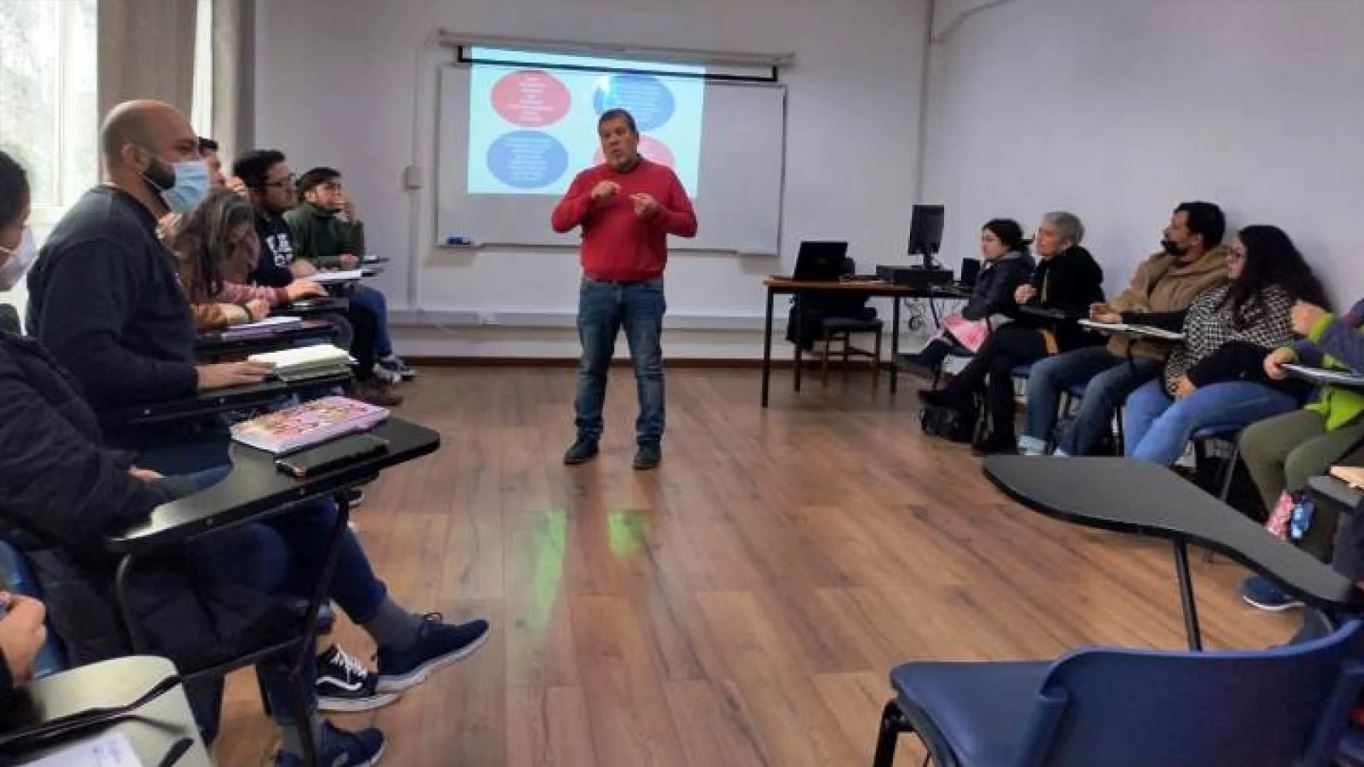 Curso inclusivo: profesionales y docentes se capacitaron en lengua de ...
